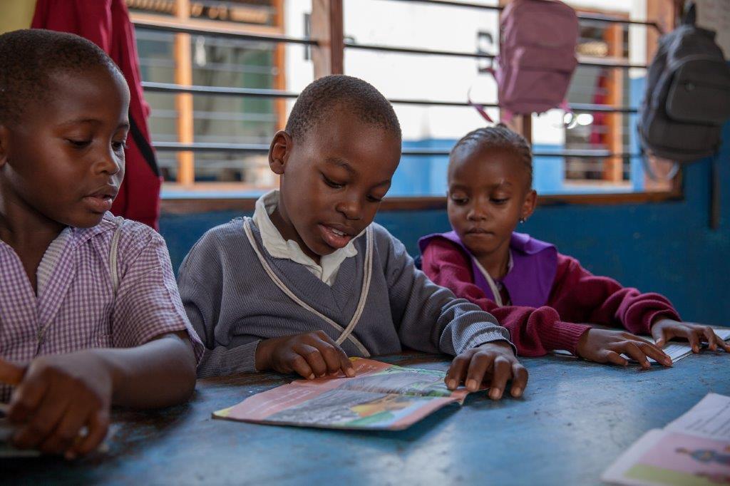 Meer lezen en schrijven in Kenia en Zanzibar - Edukans